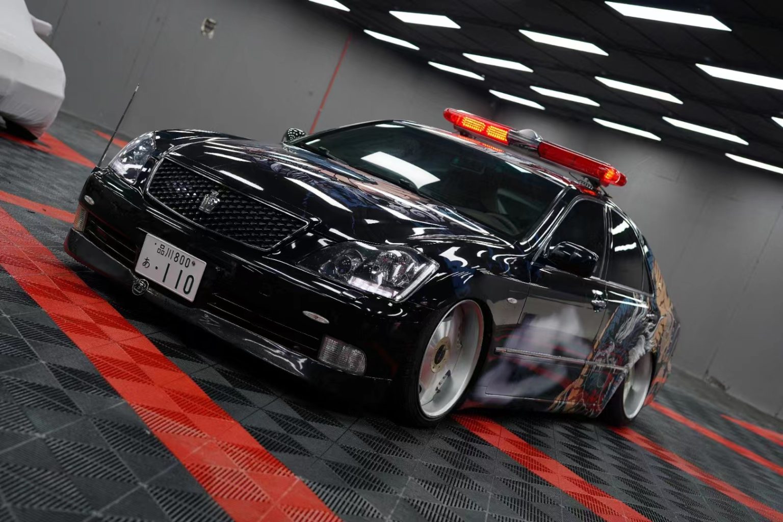 Toyota Crown StanceNation - AIRBFTsuspension